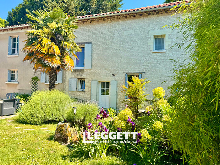 Maison à vendre - Monts-sur-Guesnes - 6 pièces - 3 chambres