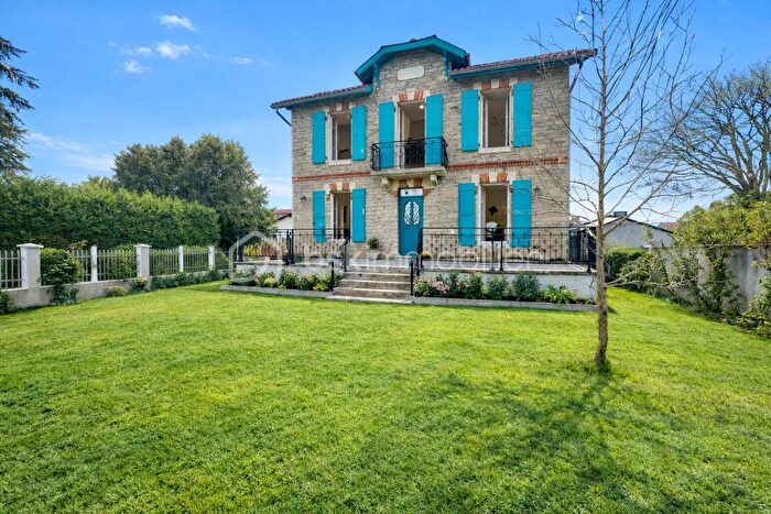 Maison à vendre - Anglet, Chassin - 8 pièces - 5 chambres