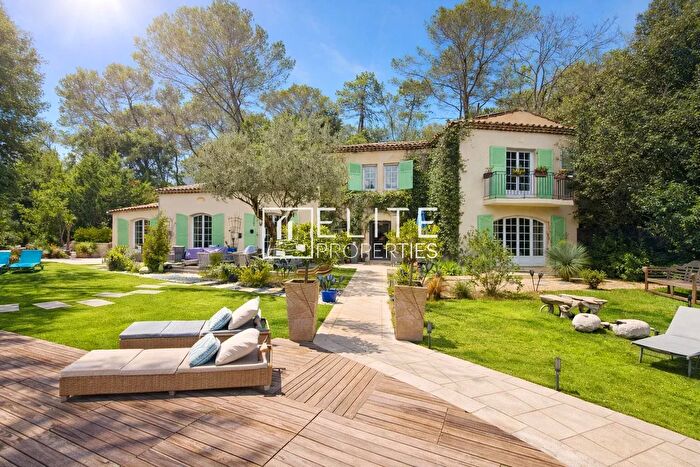 Maison à vendre - Roquefort-les-Pins - 7 pièces - 4 chambres