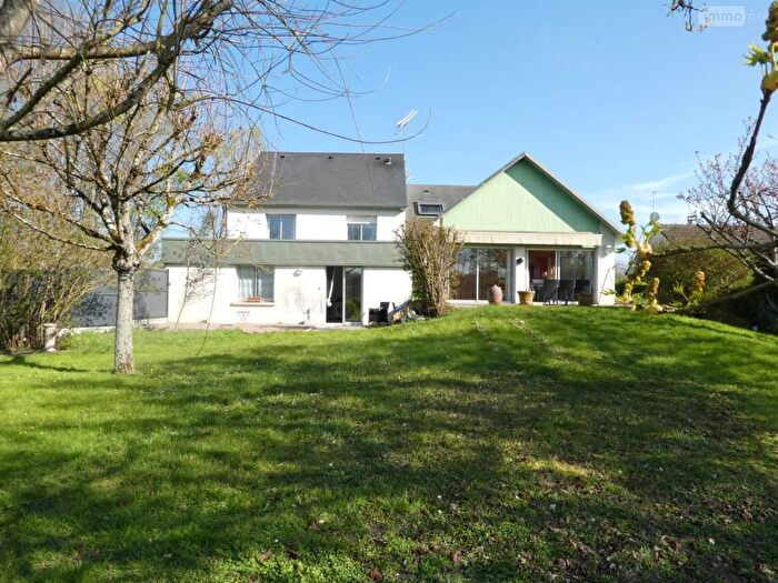 Maison 8 pièces à Villemandeur, à vendre