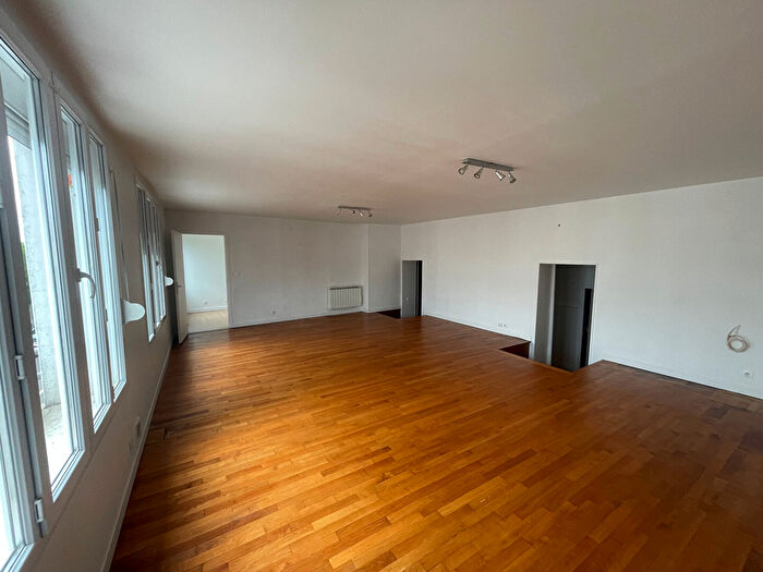 Appartement à vendre - Nevers, Centre-ville - 4 pièces - 2 chambres