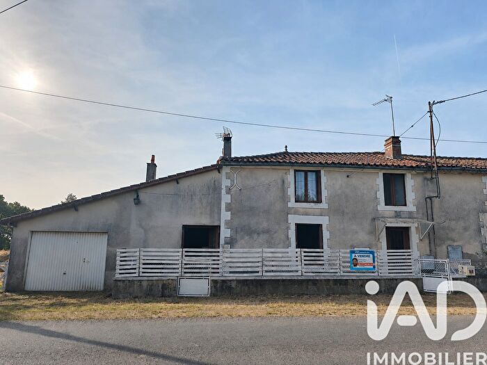 Maison 4 pièces à Alloue, à vendre