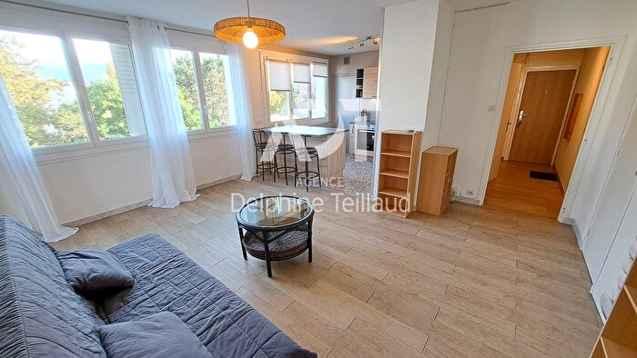 Appartement à louer - Grenoble, Alliés, Alpins - 3 pièces - 2 chambres