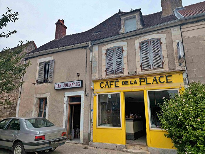Maison 8 pièces à vendre à Courson-les-Carrières