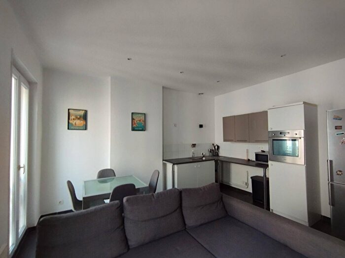 Appartement à louer - La Joliette, Marseille ème arrondissement - 2 pièces - 1 chambre