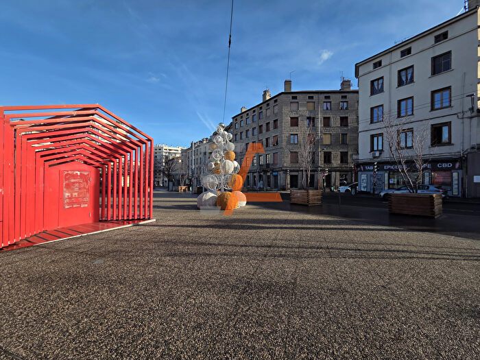 Appartement à vendre - Saint-Étienne, Saint-Roch, Vivaraize, Valbenoite, Centre Deux - 3 pièces - 2 chambres