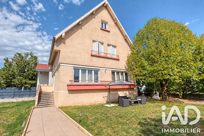 Maison 8 pièces à Le Pont-de-Claix, Le Bourg, Pont de Vannes, à vendre