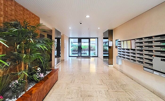 Appartement à vendre - Paris e , Gambetta - 4 pièces - 2 chambres