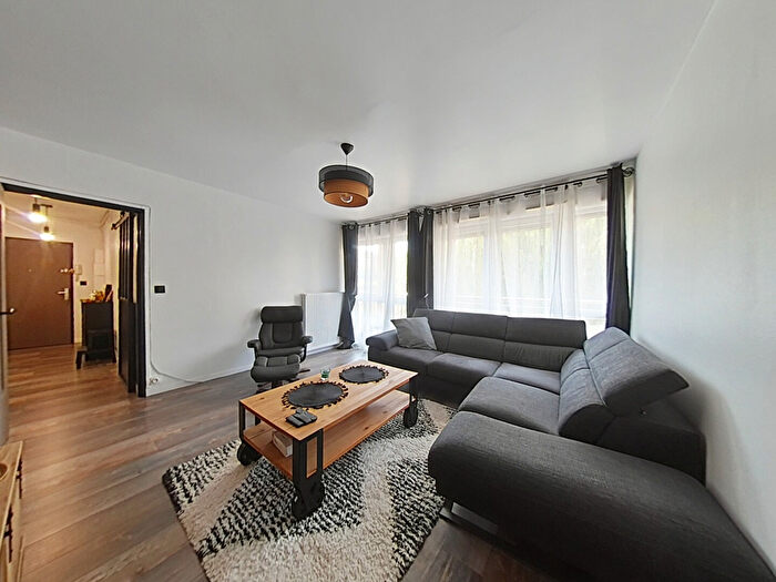 Appartement 3 pièces à Fontenay-le-Fleury, Hôtel de ville, à vendre