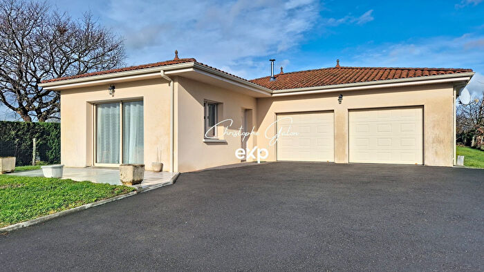 Maison à vendre - Peyrat-de-Bellac - 5 pièces - 3 chambres