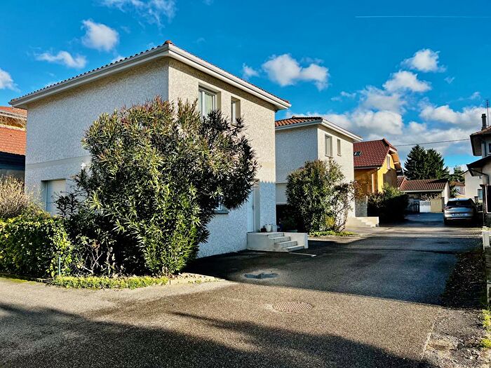 Maison à louer - Bourgoin-Jallieu, LOiselet, La Maladière, La Grive - 4 pièces - 3 chambres