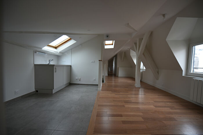 Appartement à louer - Paris e , Grands Boulevards - 2 pièces - 1 chambre