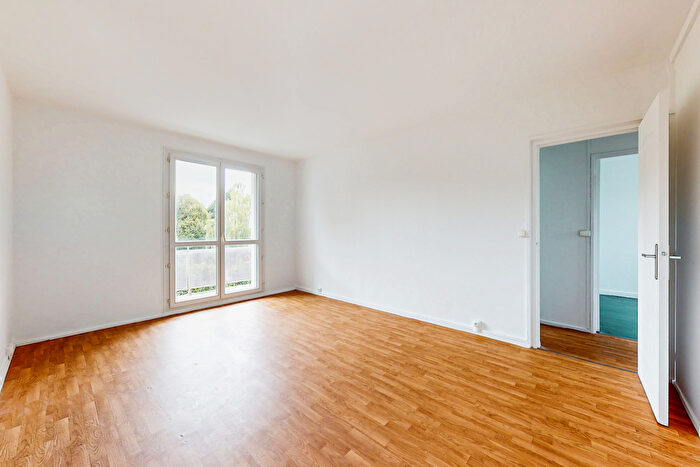 Appartement à vendre - Saint-Fargeau-Ponthierry - 4 pièces - 3 chambres