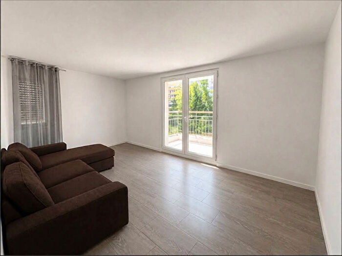 Évry, Bois Sauvage : Appartement 3 pièces à vendre