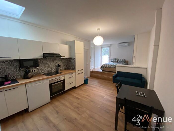 Appartement à louer - Saint-Étienne, Saint-Roch, Vivaraize, Valbenoite, Centre Deux - 1 pièce