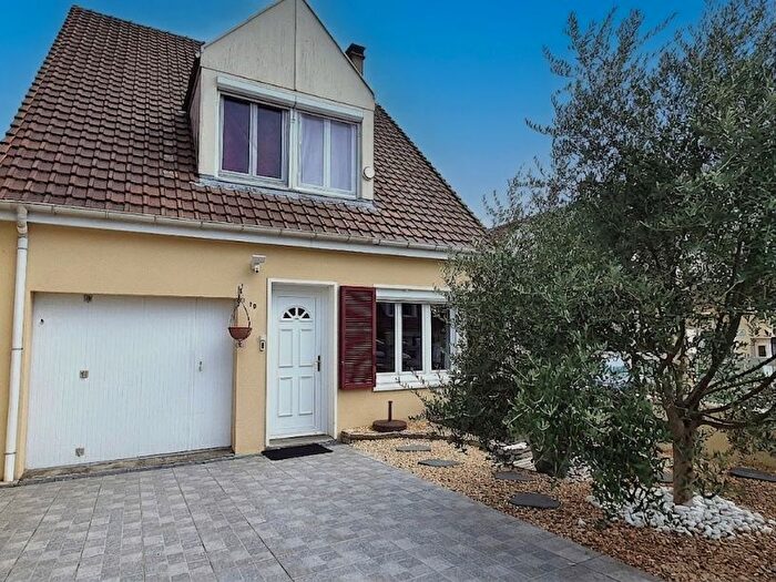 Maison 5 pièces à Brie-Comte-Robert, Centre-ville, à vendre