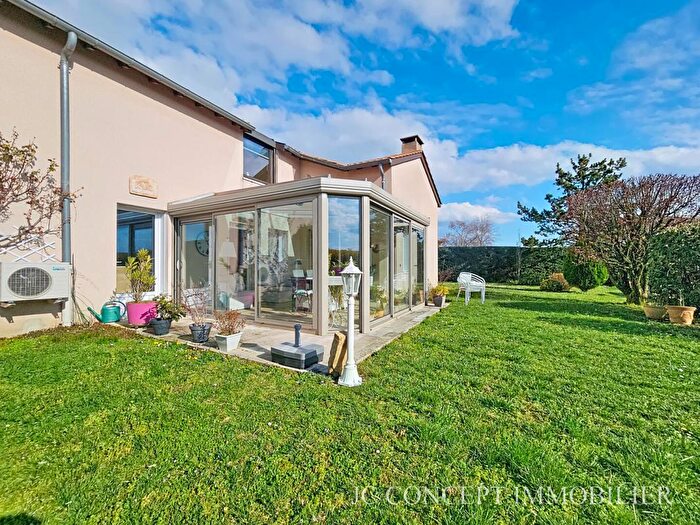 Maison à vendre - Charnay-lès-Mâcon - 6 pièces - 4 chambres