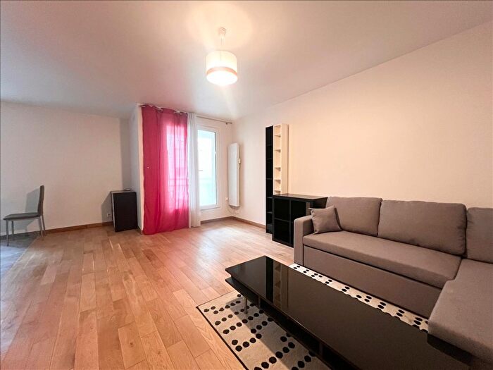 Appartement 2 pièces à louer - Courbevoie, Gambetta, La Défense