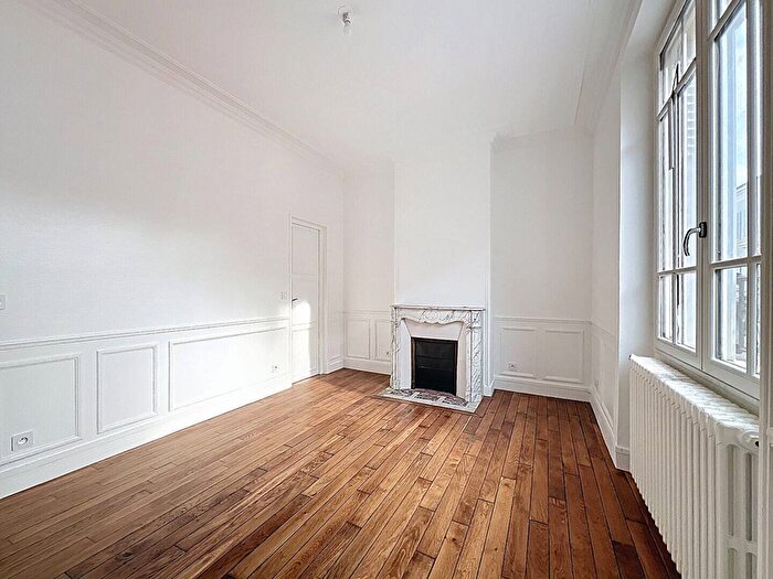 Appartement à louer - Notre Dame, Versailles - 3 pièces - 2 chambres