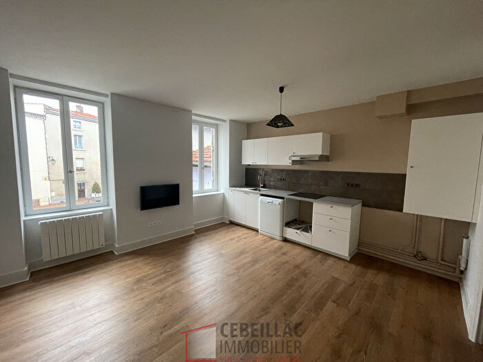 Appartement à louer - Issoire, Centre-ville, Barrière - 1 pièce - 1 chambre