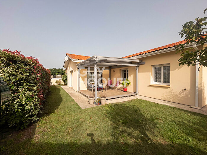 Maisons à vendre et appartements à louer - 1