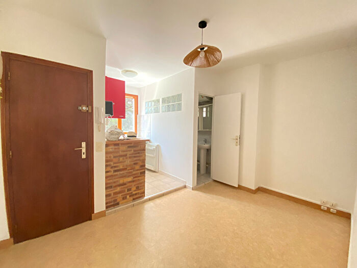 Malakoff, Nord, Maison de la Vie Associative, Léger, Cogniot : Appartement 2 pièces à louer