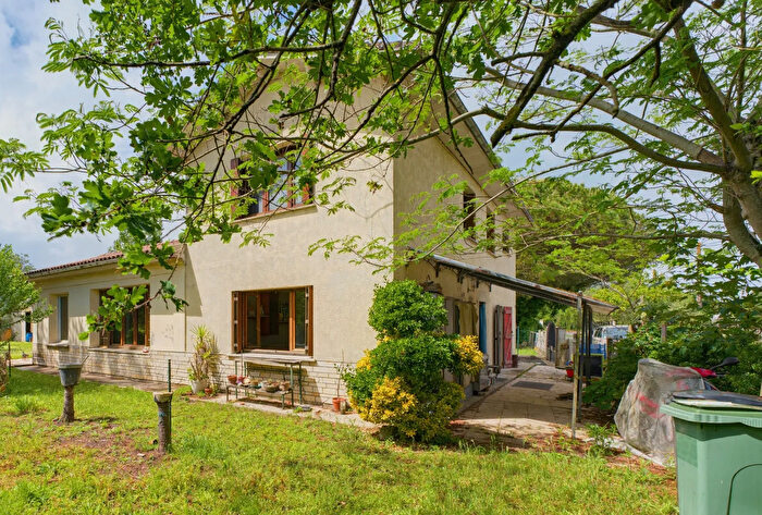 Ambarès-et-Lagrave, Centre-ville, Lagrave, Les Erables, Chêne Vert : Maison 7 pièces à vendre