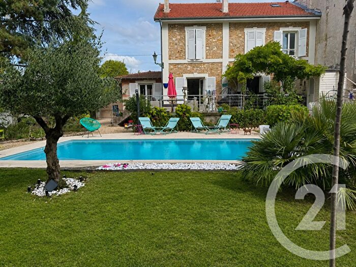 Beauchamp : Maison 7 pièces à vendre