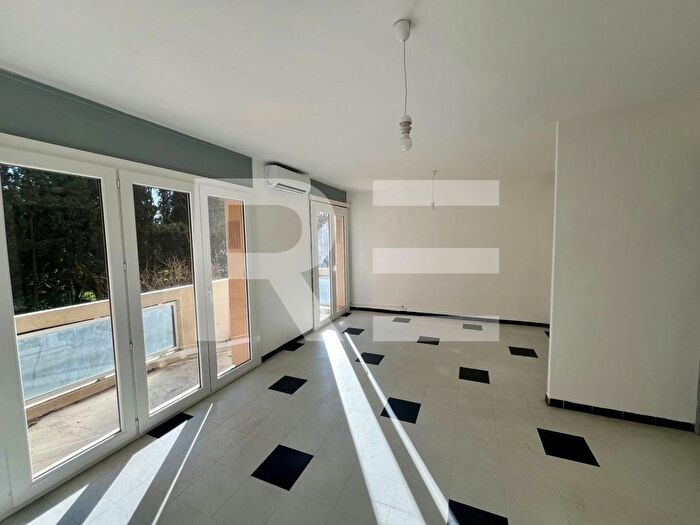 Nîmes, Clos d'Orville : Appartement 4 pièces à louer