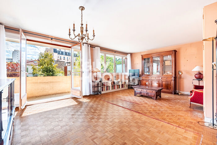 Asnières-sur-Seine, Centre-ville : Appartement 4 pièces à vendre