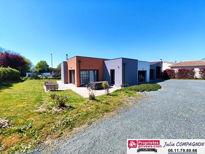 Maison à vendre - Saint-Quentin-en-Mauges - 4 pièces - 2 chambres