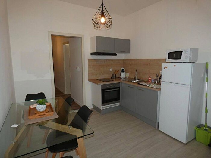 Appartement à louer - Centre Ville, Niort - 2 pièces - 1 chambre