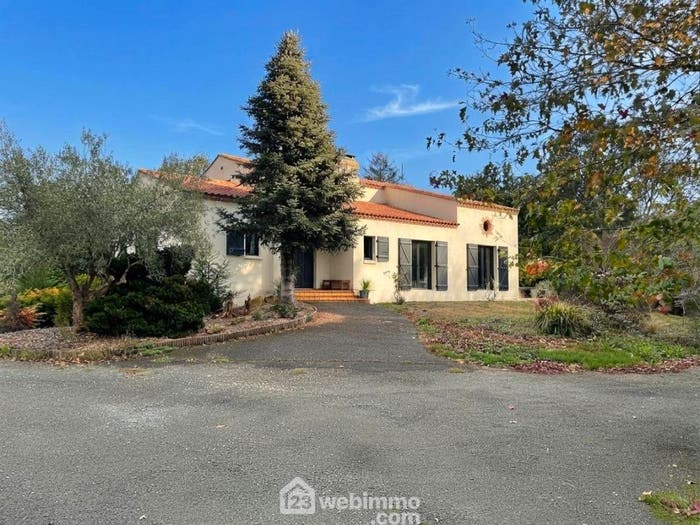 Saint-Avaugourd-des-Landes - Maison 7 pièces à vendre