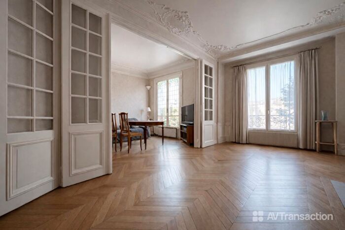 Appartement à vendre - Paris e , Barbès, Château Rouge - 4 pièces - 2 chambres