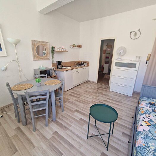Appartement 1 pièce à Zone Pietonne, Avignon, à louer