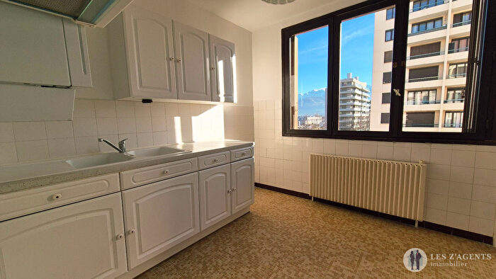 Appartement à louer - Échirolles, Bayard, La Luire, Vicose, Comboire - 4 pièces - 3 chambres