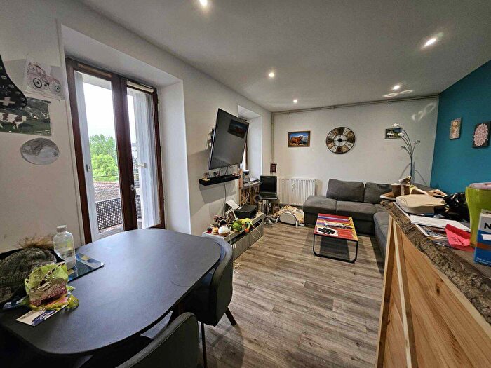 Centre Ville, Albertville : Appartement 2 pièces à louer