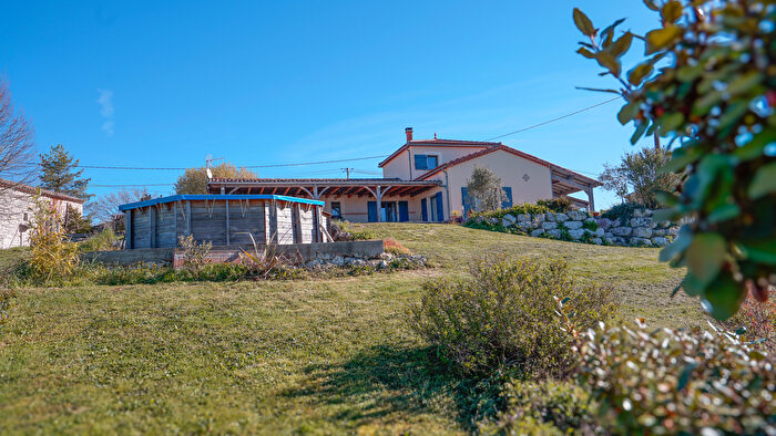 Maison à vendre - Valprionde - 6 pièces - 3 chambres