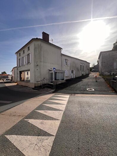 Maison 9 pièces à La Caillère-Saint-Hilaire, à vendre