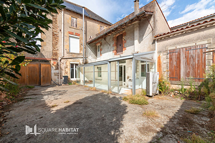 La Châtaigneraie : Maison 5 pièces à vendre