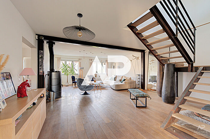 Maison 8 pièces à vendre à Suresnes, Plateau Ouest