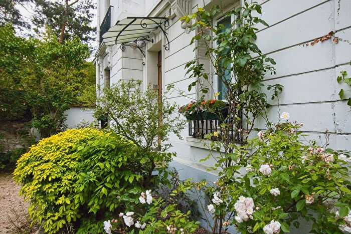 Maison à vendre - Dammarie-les-Lys, Petit Dammarie, Croix Saint-Jacques - 11 pièces - 7 chambres