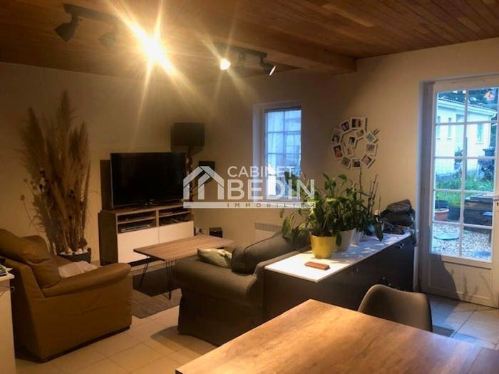 Lugon-et-l'Île-du-Carnay : Maison 4 pièces à louer