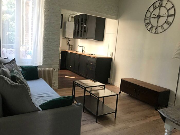 Appartement à louer - Laon Zola-Neufchâtel-Orgeval, Reims - 2 pièces - 1 chambre