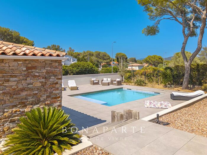 Maison 6 pièces à Saint-Raphaël, Santa-Lucia, à vendre
