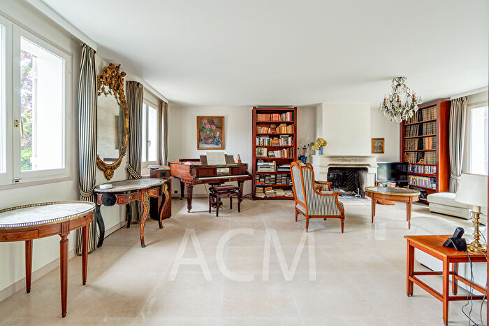 Maison 7 pièces à vendre à Le Mesnil-le-Roi