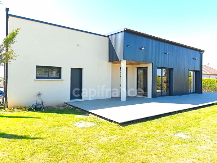 Maison 4 pièces à Courjeonnet, à vendre