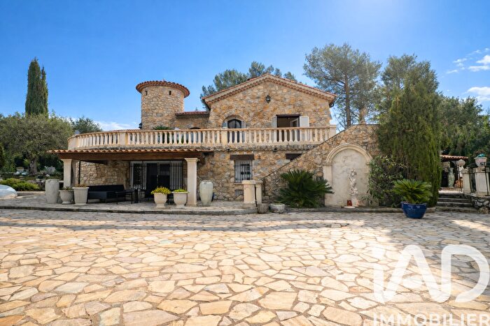 Maison à vendre - Le Rouret - 6 pièces - 4 chambres