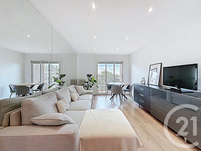 Appartement à louer - Antibes, Rabiac, Carriat, Les Semboules, Les Brusquets - 3 pièces - 2 chambres