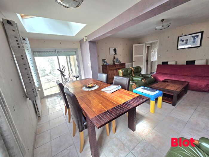 Maison 6 pièces à vendre à Quartiers Sud-Est, Italie
